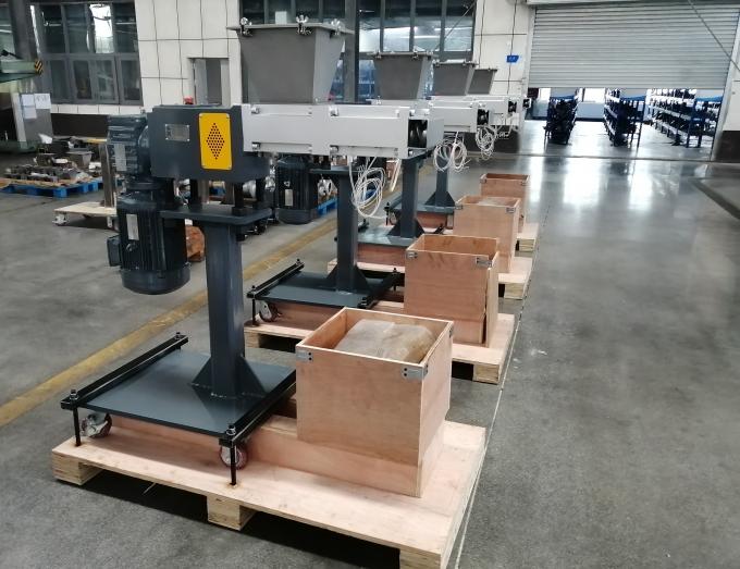 5.5KW Capacity Extruder Auxiliary Equipment Side Feeder For Glass Fiber ...